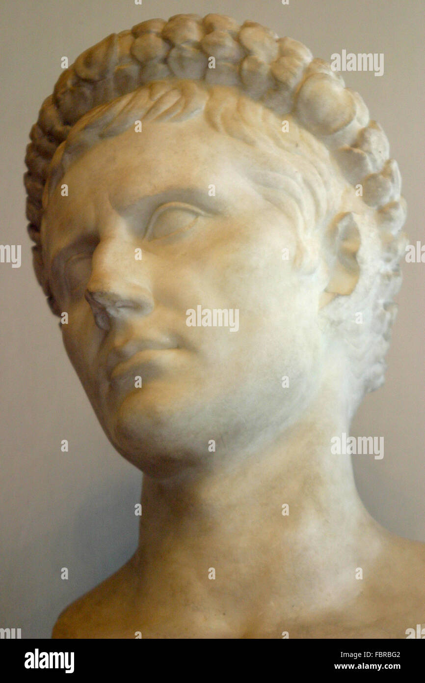 Marble bust of Emperor Augustus statue, Capitoline Museums Palazzo del ...
