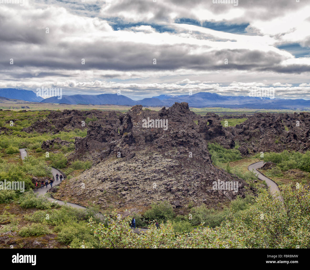 North Iceland, Iceland. 1st Aug, 2015. Tourists walk along circular ...