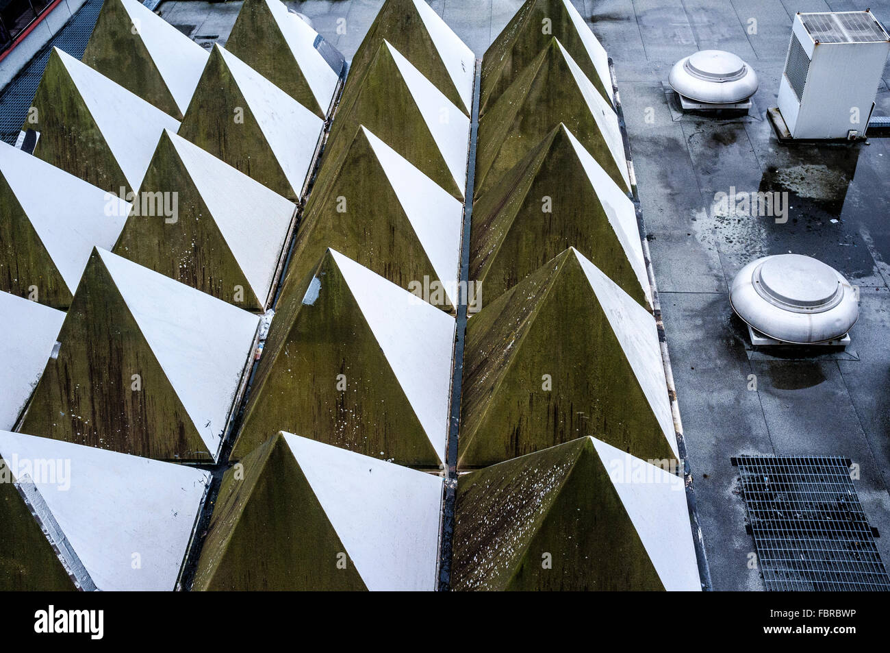 Pyramid roof hi-res stock photography and images - Alamy