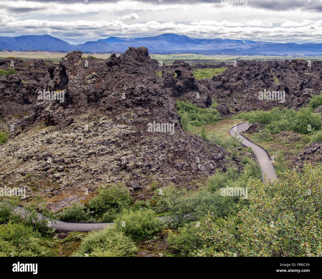 North Iceland, Iceland. 1st Aug, 2015. Tourists walk along circular ...