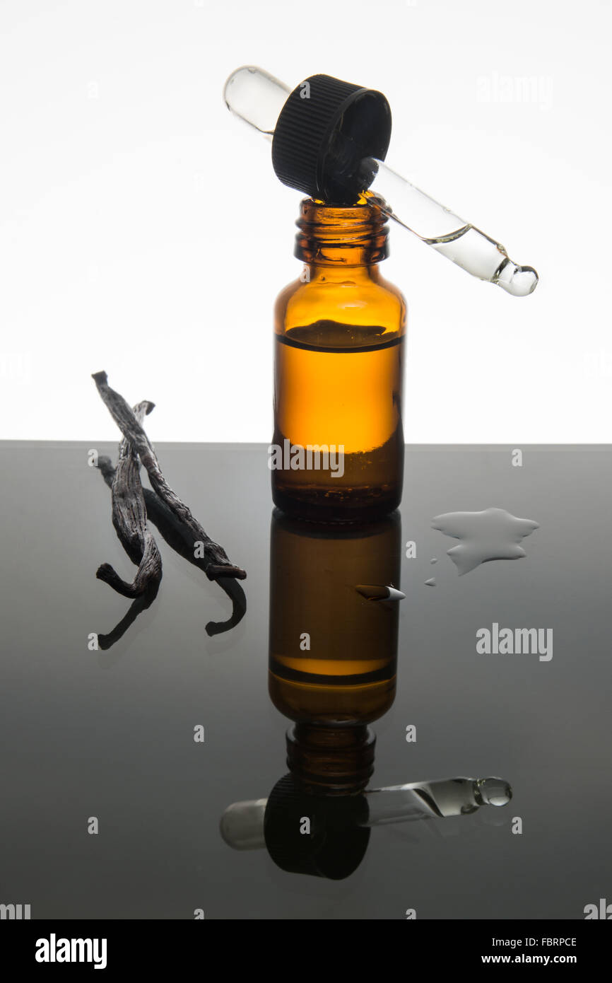 Vanilla extract bottle hi-res stock photography and images - Alamy