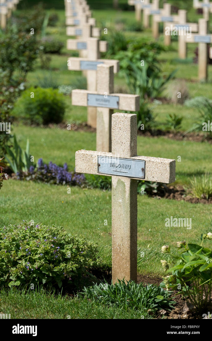 French Graves at the Anglo-French Commonwealth War Graves Cemetery ...
