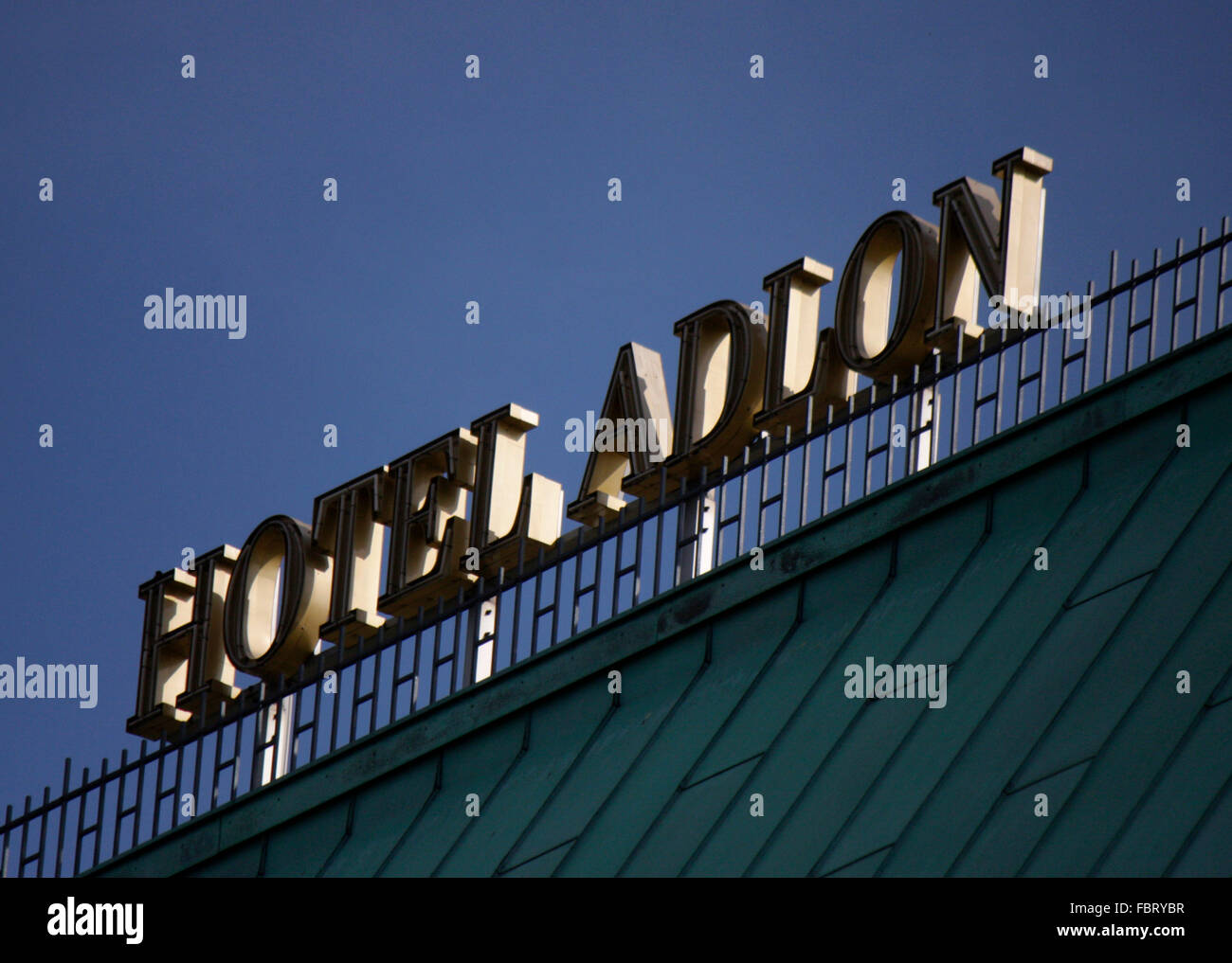 Markenname: "Hotel Adlon", Berlin Stock Photo - Alamy