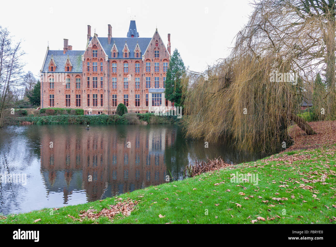 Castle in bruges belgium hi-res stock photography and images - Alamy