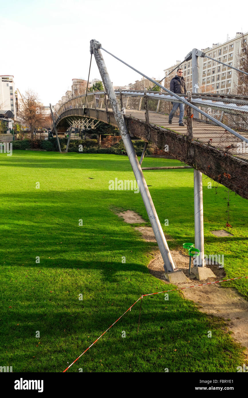 The Promenade plantée, Parisian High Line, bridge linear park, built on ...