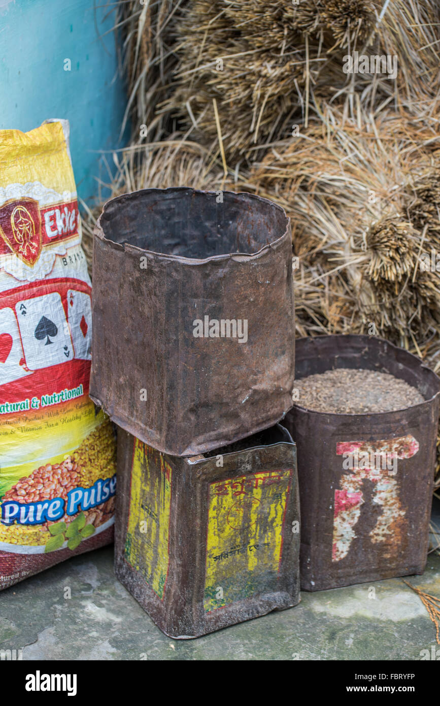 Dented tin hi-res stock photography and images - Alamy