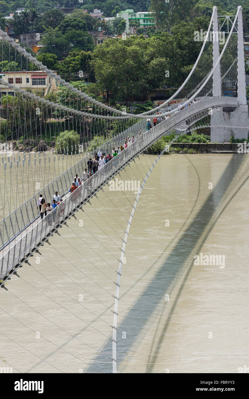 Lakshman Jhula bridge over Ganges in Rishikesh, India Stock Photo - Alamy