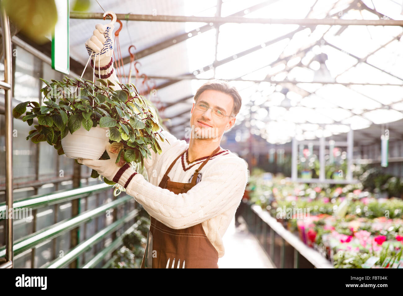 Pots in garden hi-res stock photography and images - Alamy