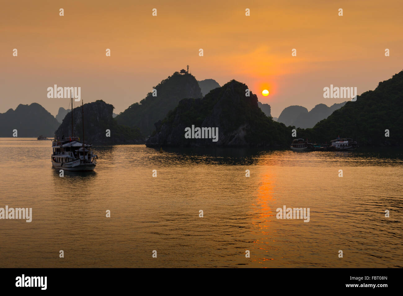 Ha Long Bay Sunset Stock Photo - Alamy