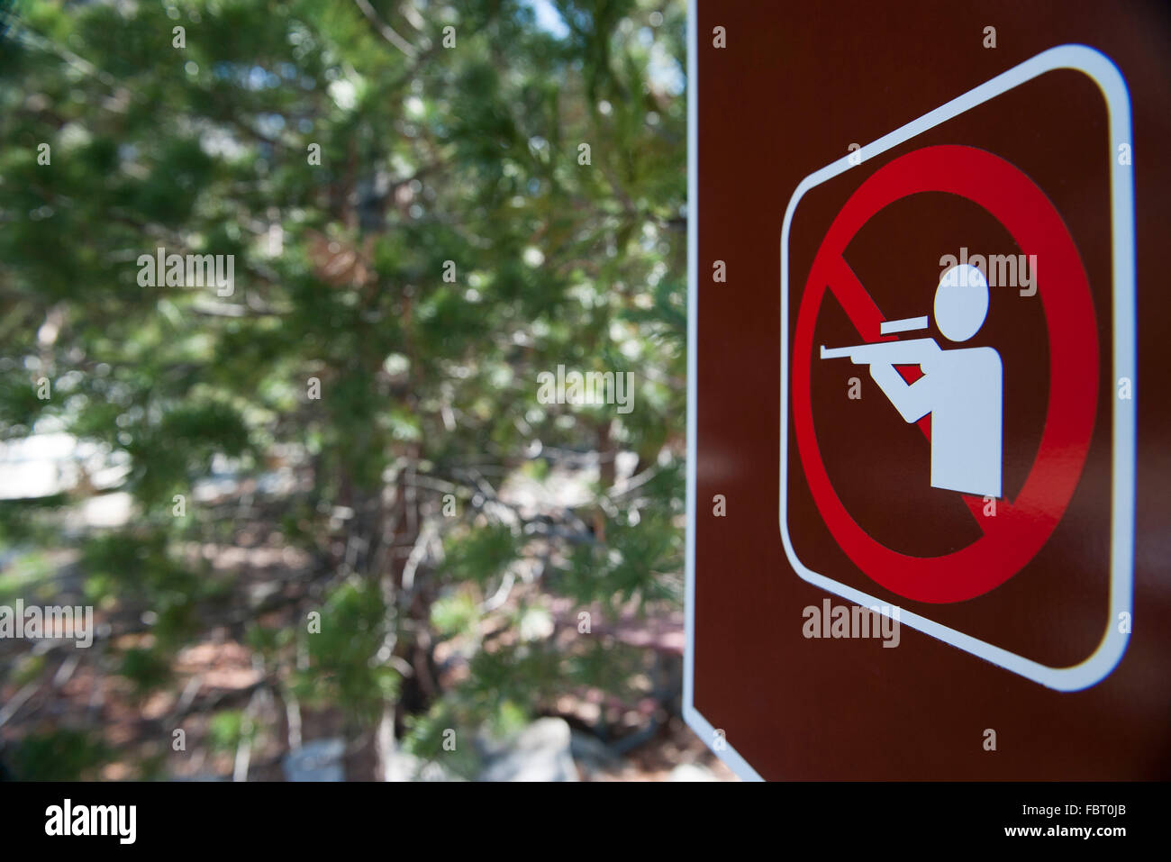 No hunting sign Stock Photo - Alamy