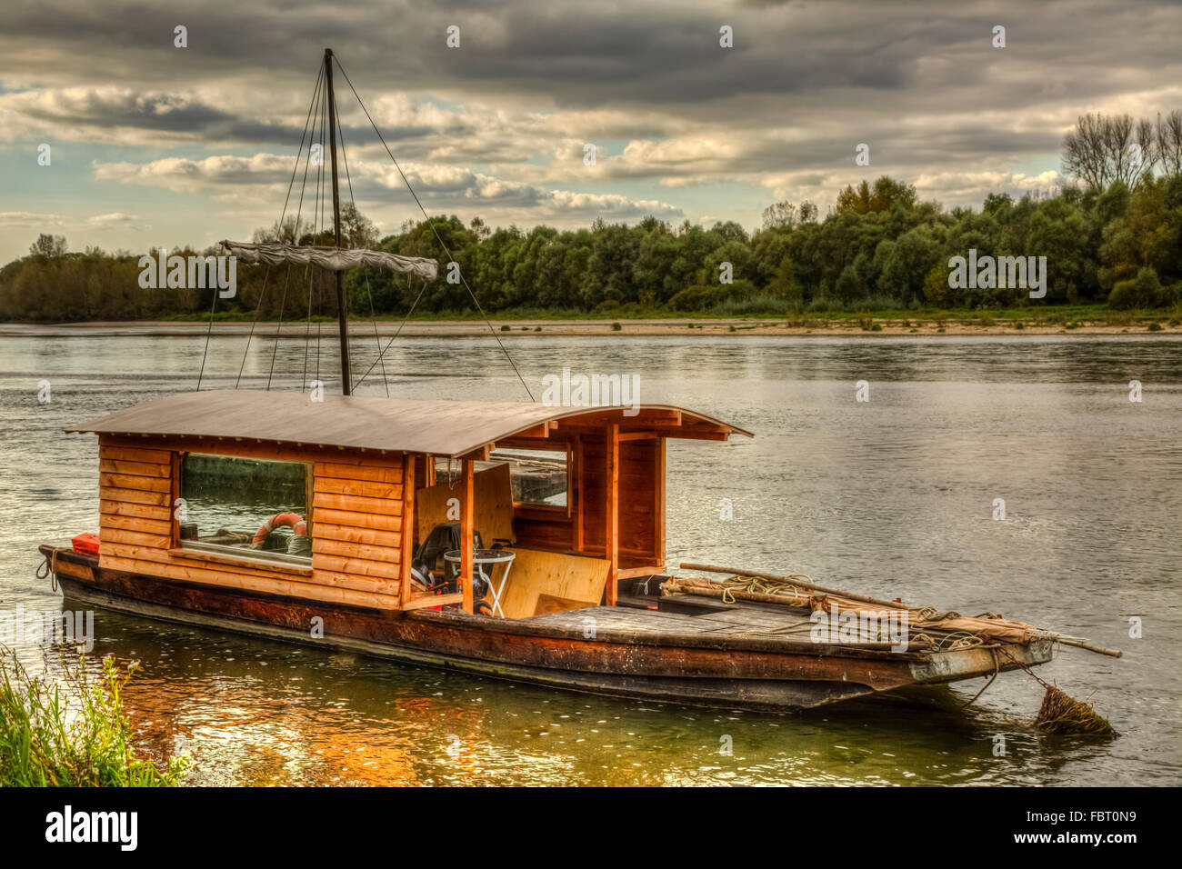 Loire valley fishing boat hi-res stock photography and images - Alamy