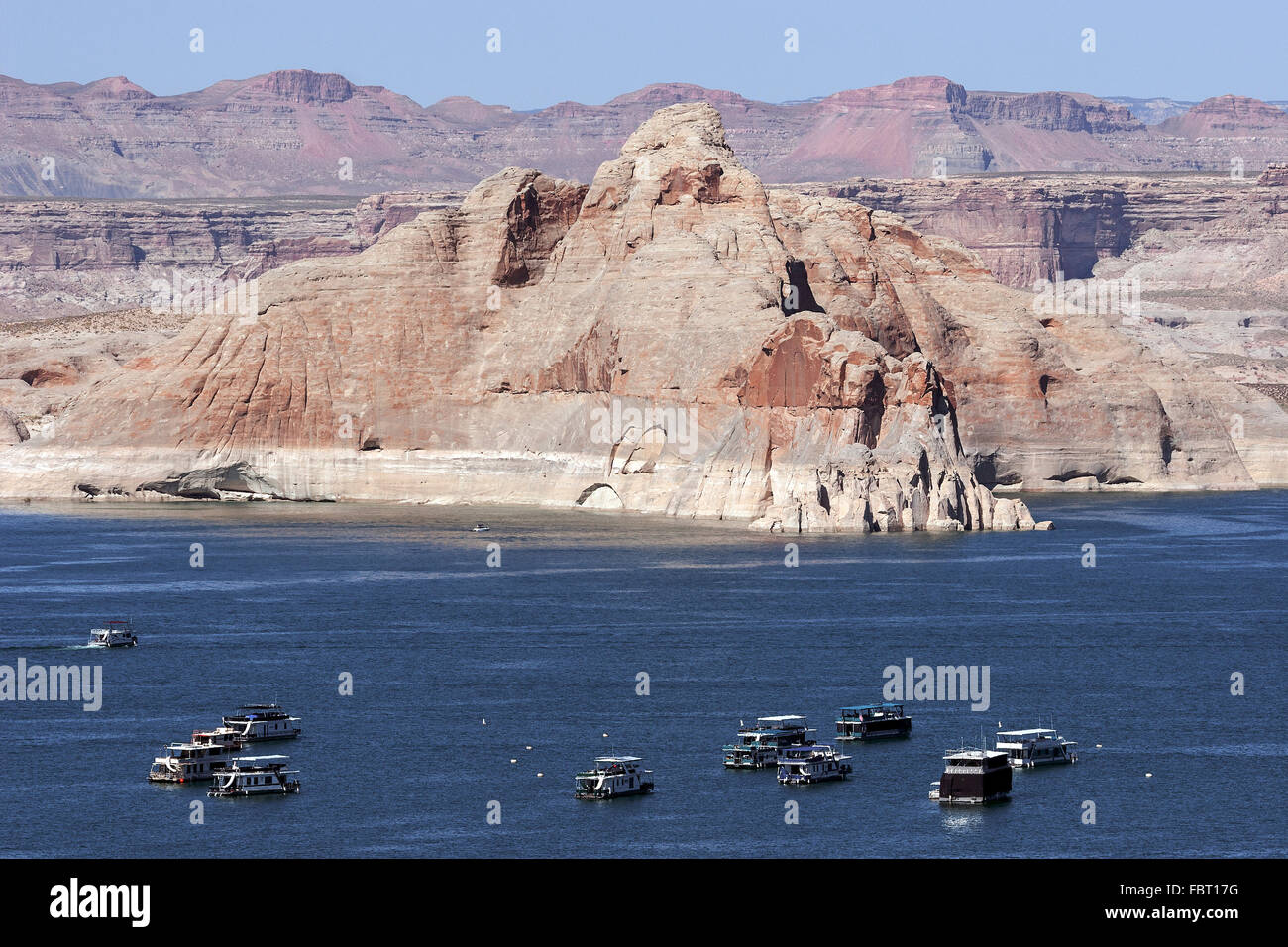 Castle Rock, houseboats in Wahweap Marina, Lake Powell, Page, Arizona ...