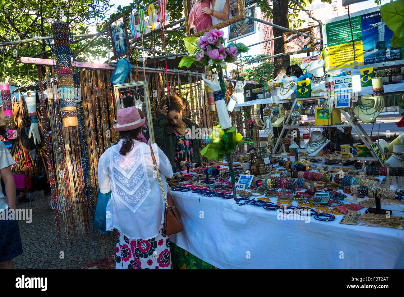 Ipanema sunday market hi-res stock photography and images - Alamy