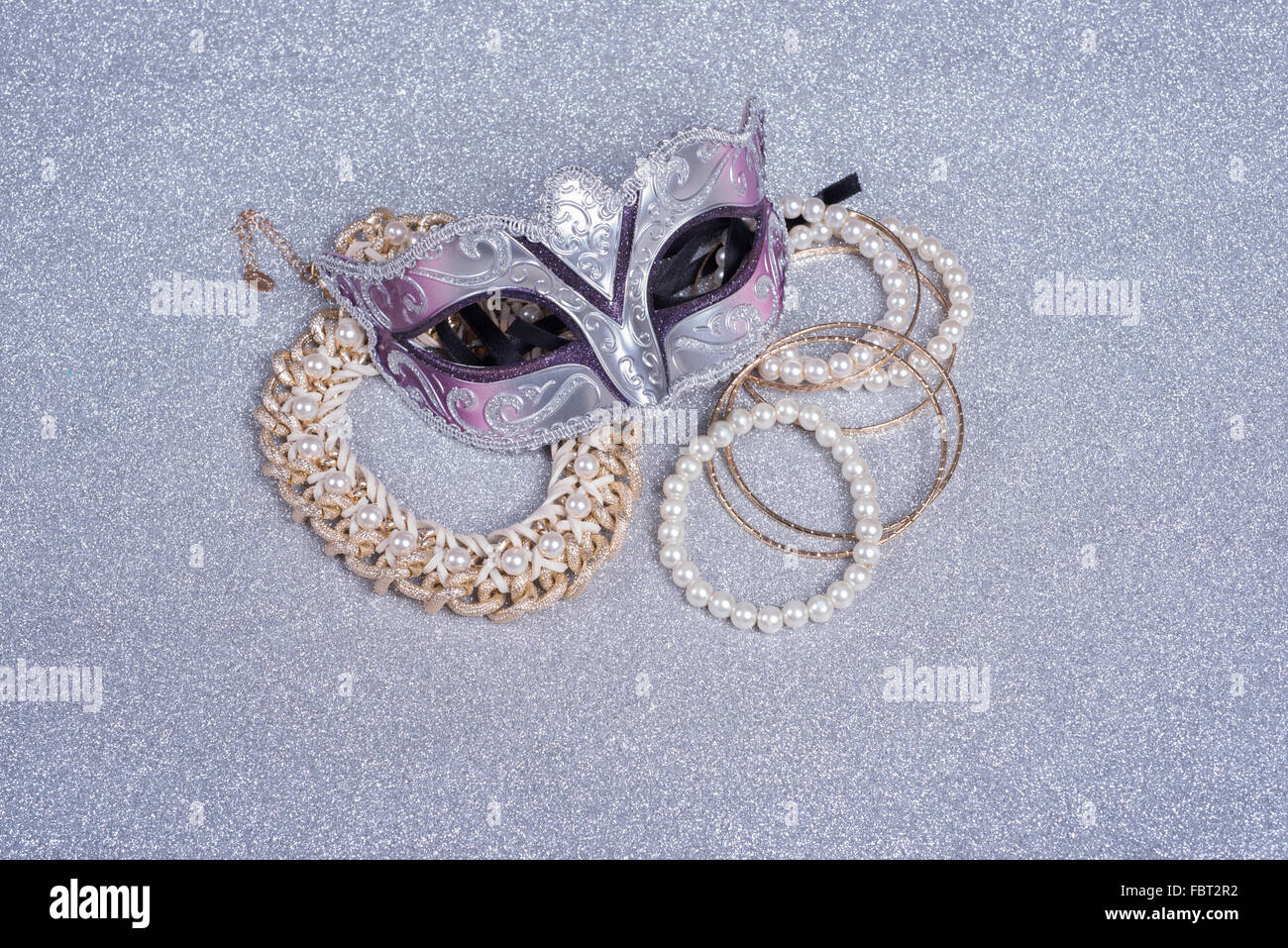 Masquerade mask with pearls hi-res stock photography and images - Alamy