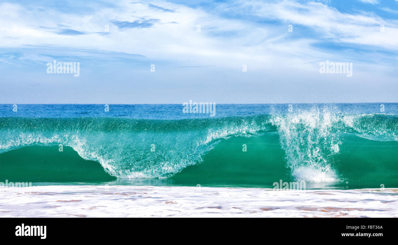 Big wave hi-res stock photography and images - Alamy
