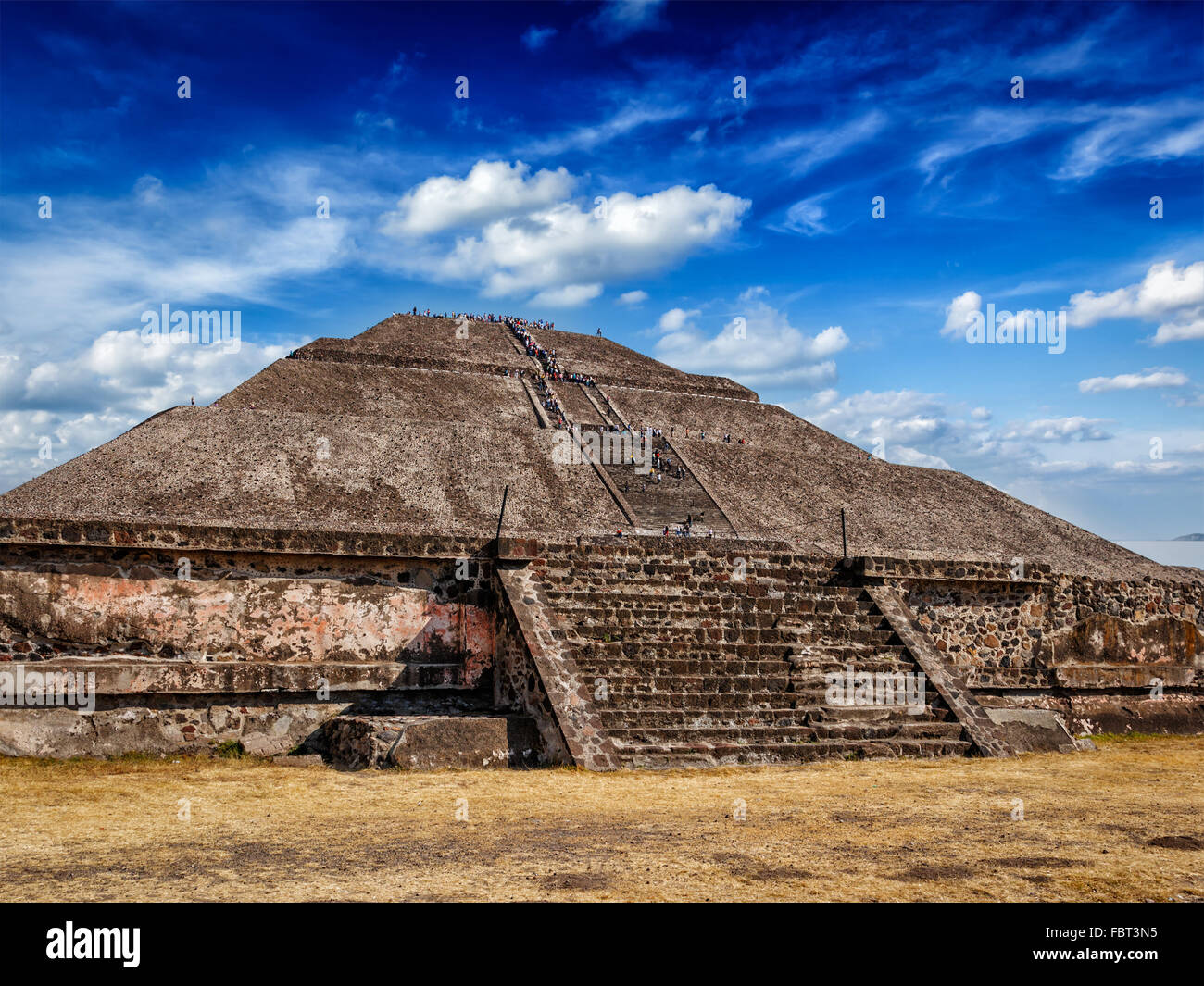 Aztec pyramid hi-res stock photography and images - Alamy