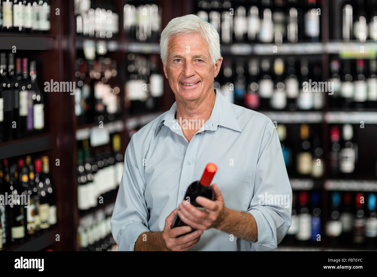 Man choosing wine hi-res stock photography and images - Alamy