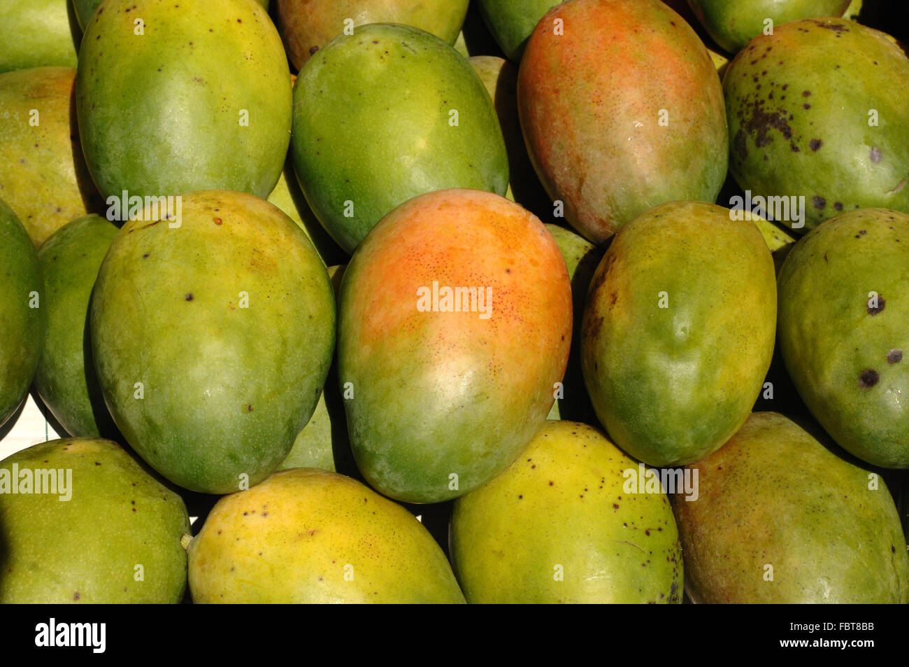 Cut a mango hi-res stock photography and images - Alamy