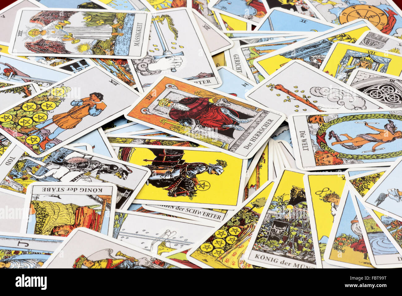 Tarotkarten hi-res stock photography and images - Alamy