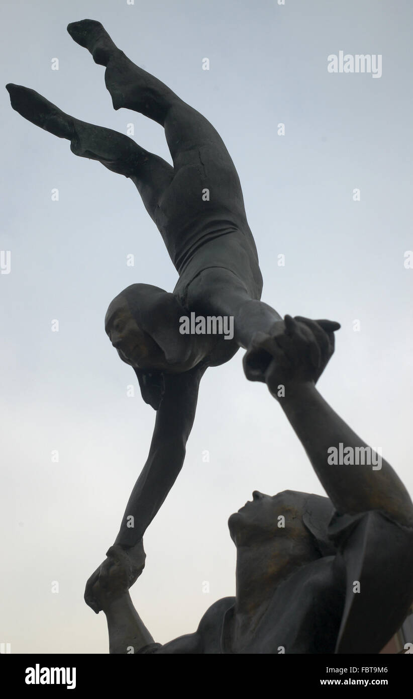 Sculpture handstand hi-res stock photography and images - Alamy