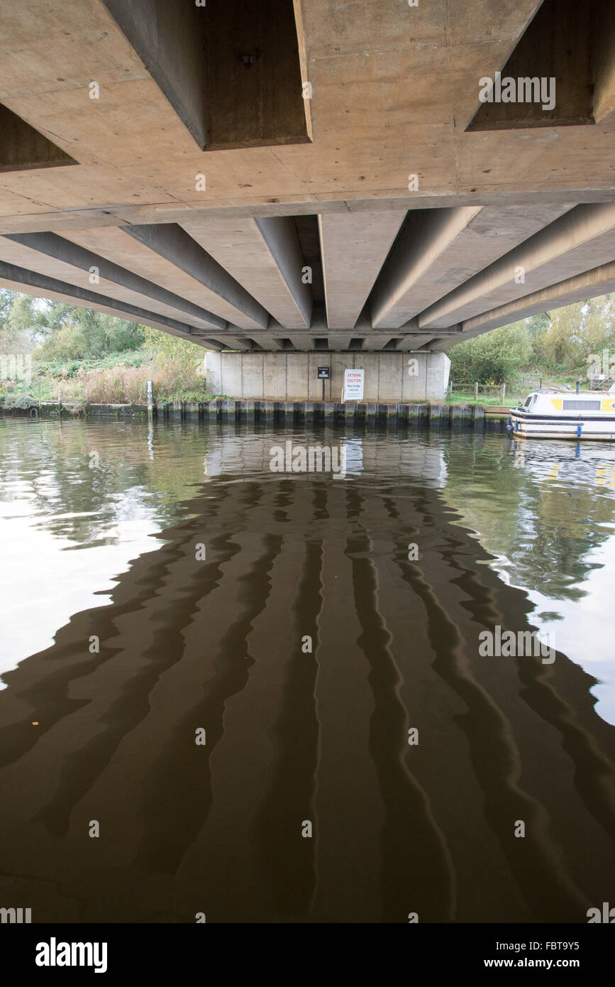 River Waveney, Beccles, Under the Bridge Stock Photo - Alamy