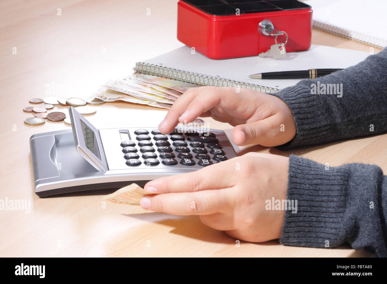 Check cash hi-res stock photography and images - Alamy