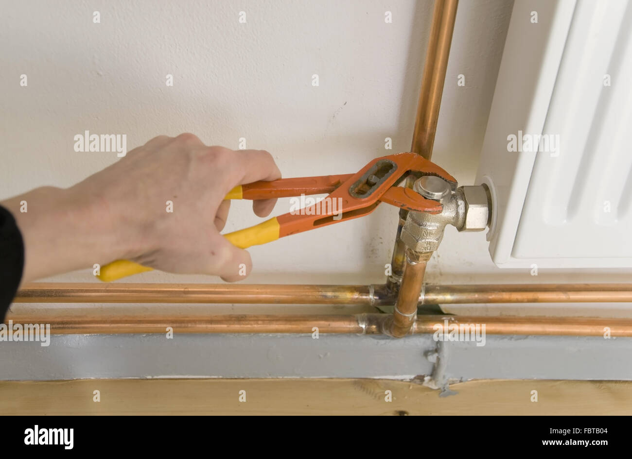 Copper pipe radiator hi-res stock photography and images - Alamy
