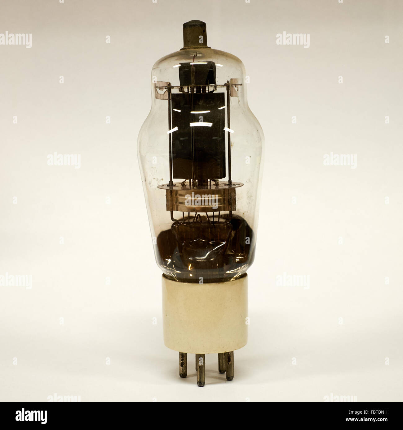 Vacuum Tube Transistor High Resolution Stock Photography and Images - Alamy