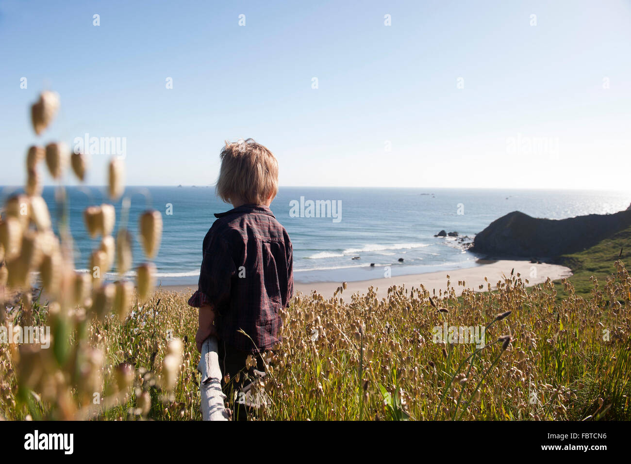 Child looking at nature hi-res stock photography and images - Alamy