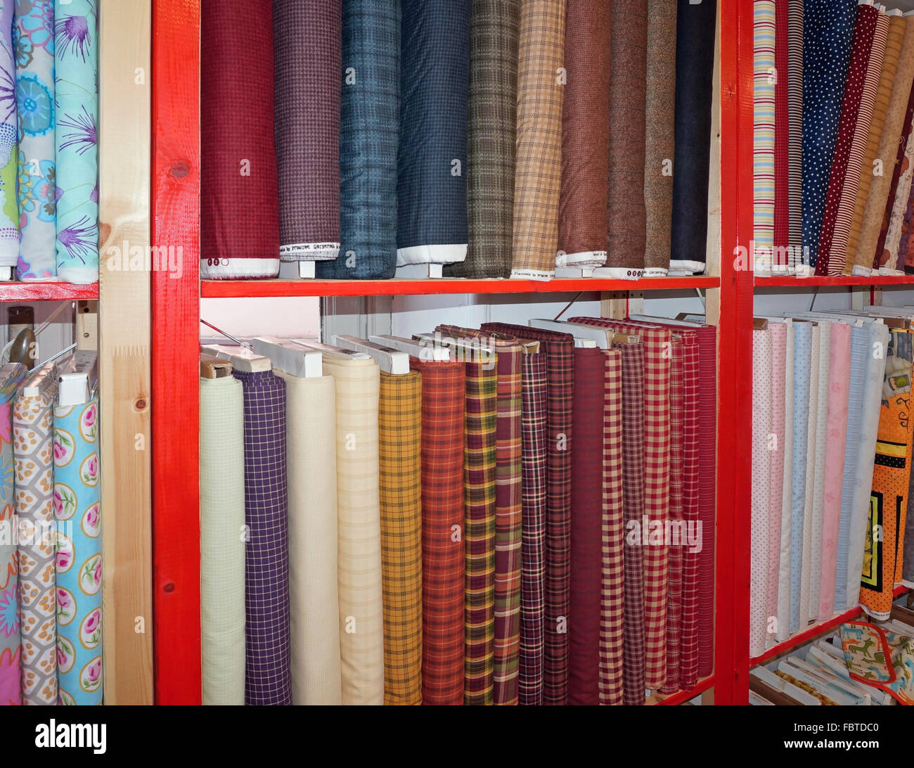 Fabrics shop hi-res stock photography and images - Alamy