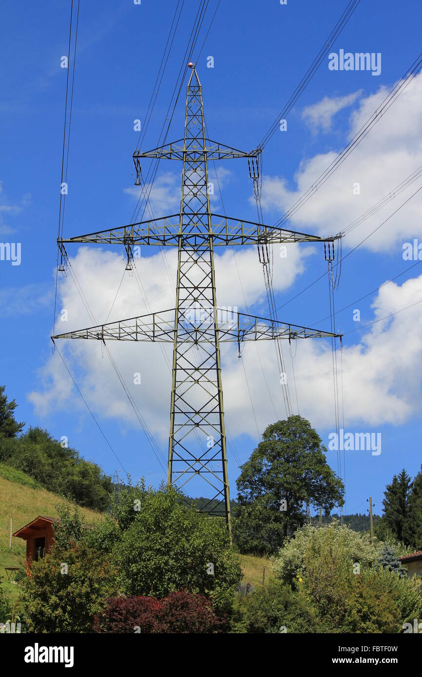 Pilone alto hi-res stock photography and images - Alamy