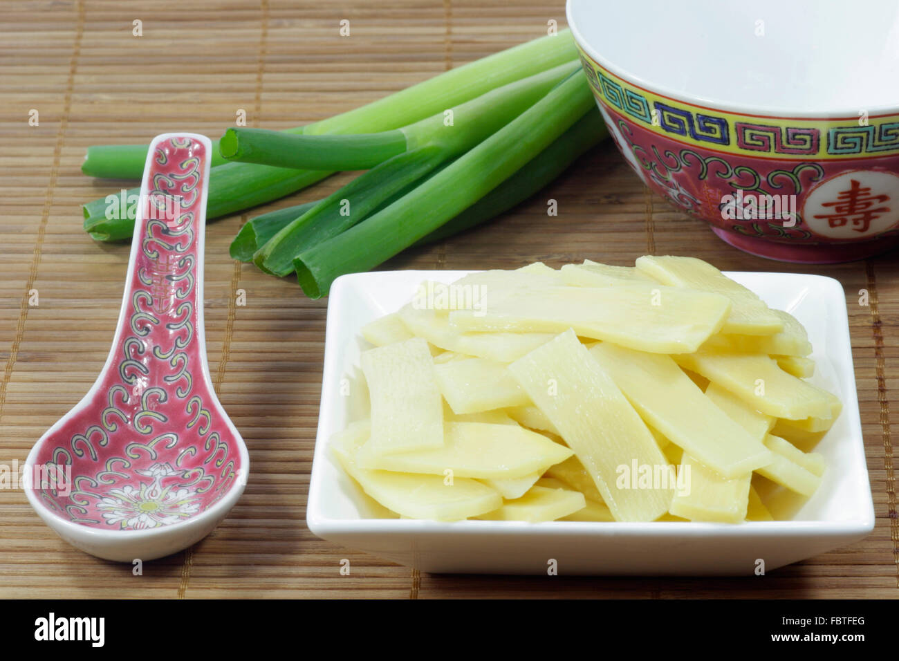 Essen bambus hi-res stock photography and images - Alamy