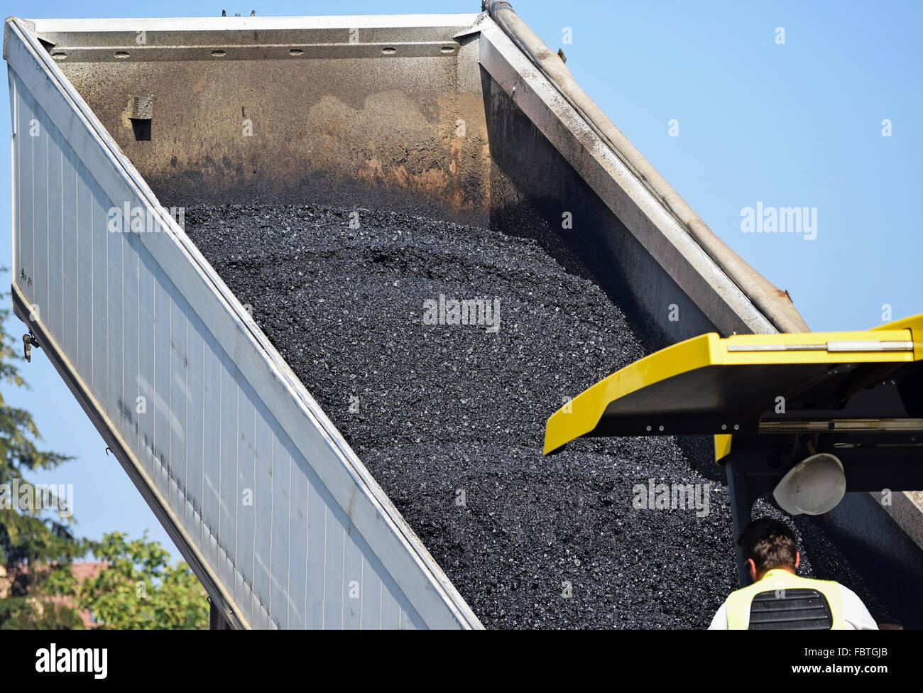 New material truck hi-res stock photography and images - Alamy