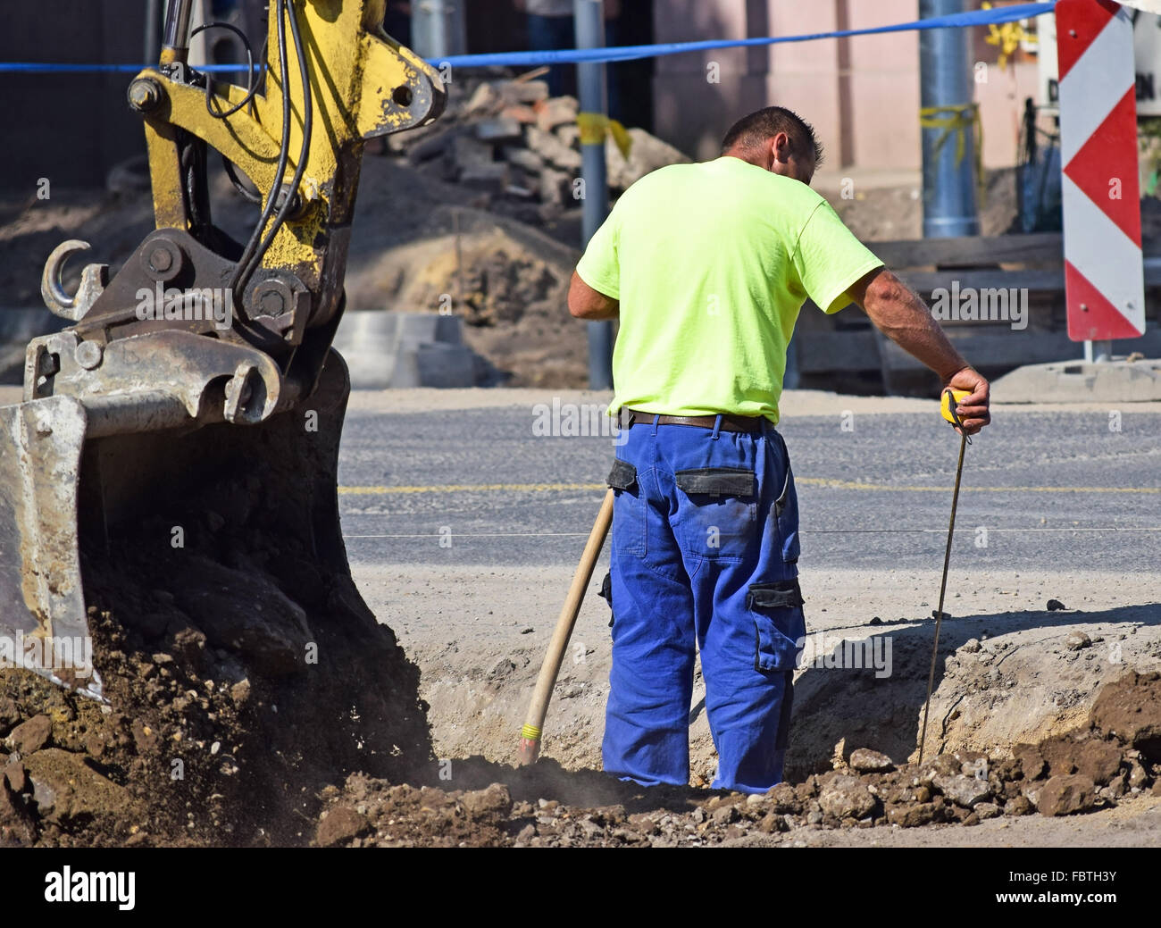 Man next to construction equipment hi-res stock photography and images ...