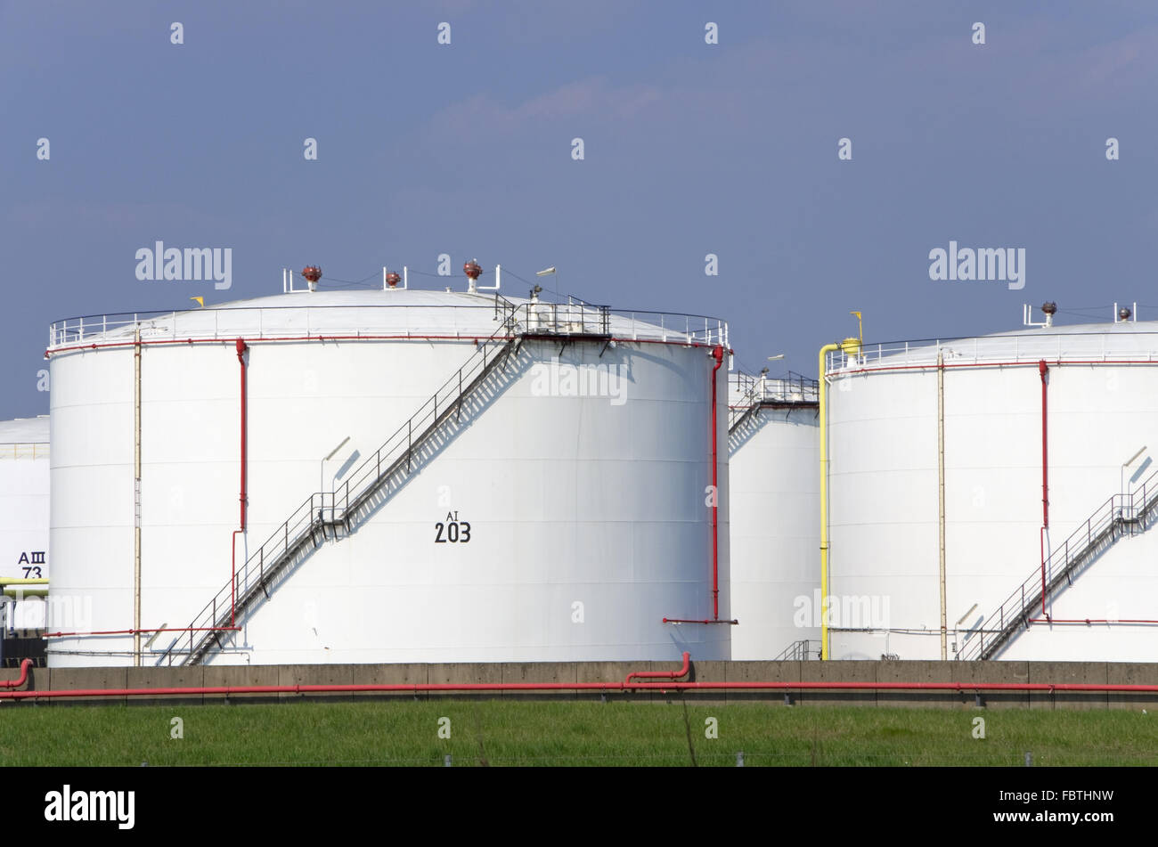 Oil tanks hi-res stock photography and images - Alamy