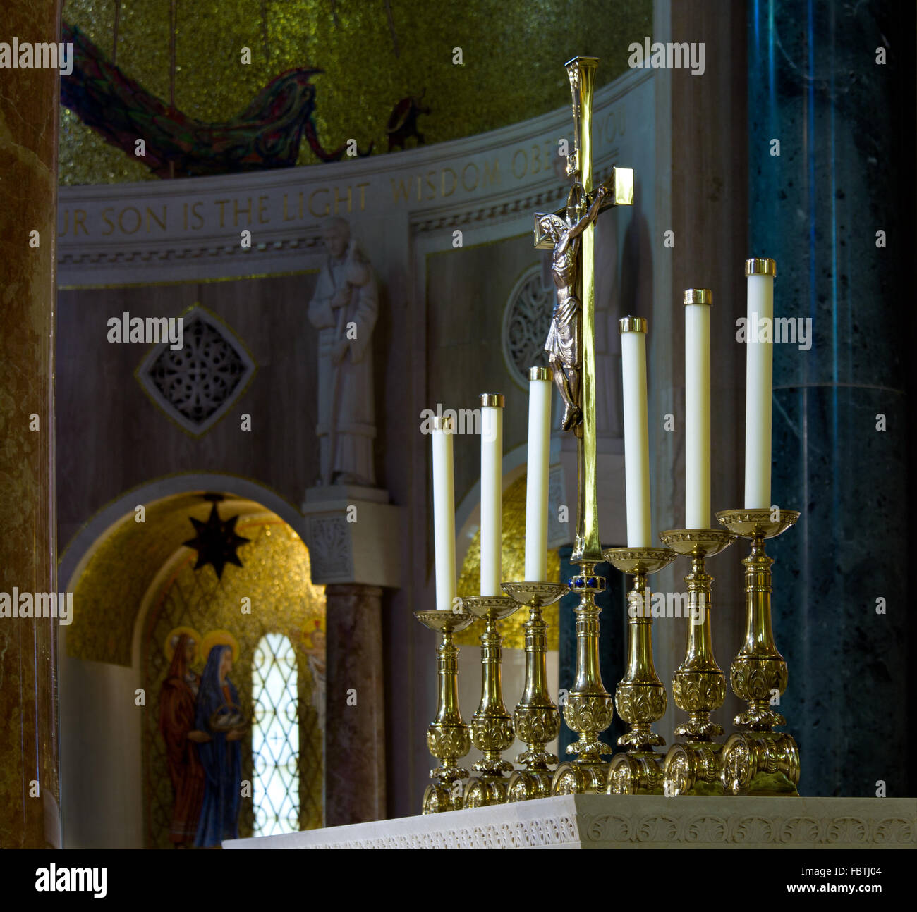 Altar church jesus cathedral cross catholic hi-res stock photography ...