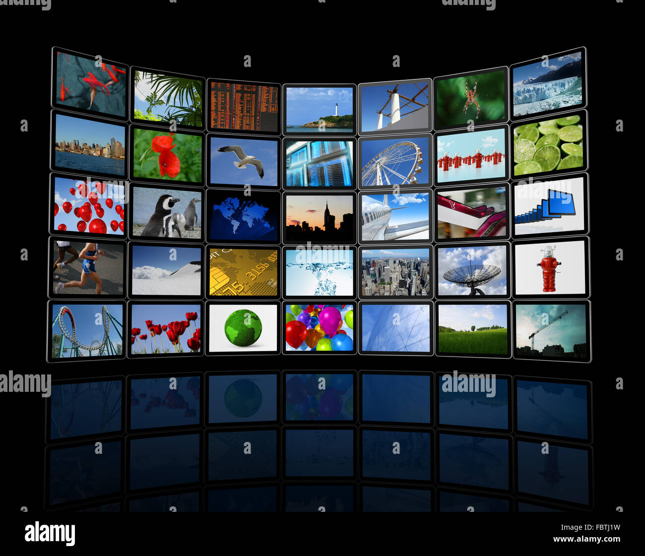 Tv screens wall hi-res stock photography and images - Alamy