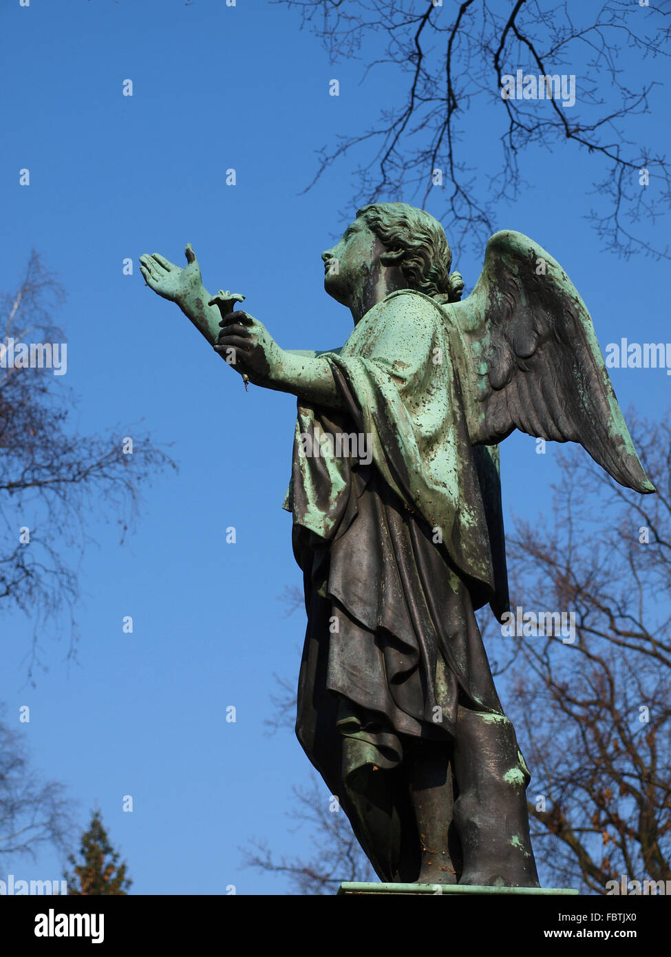 Welcome angel hi-res stock photography and images - Alamy