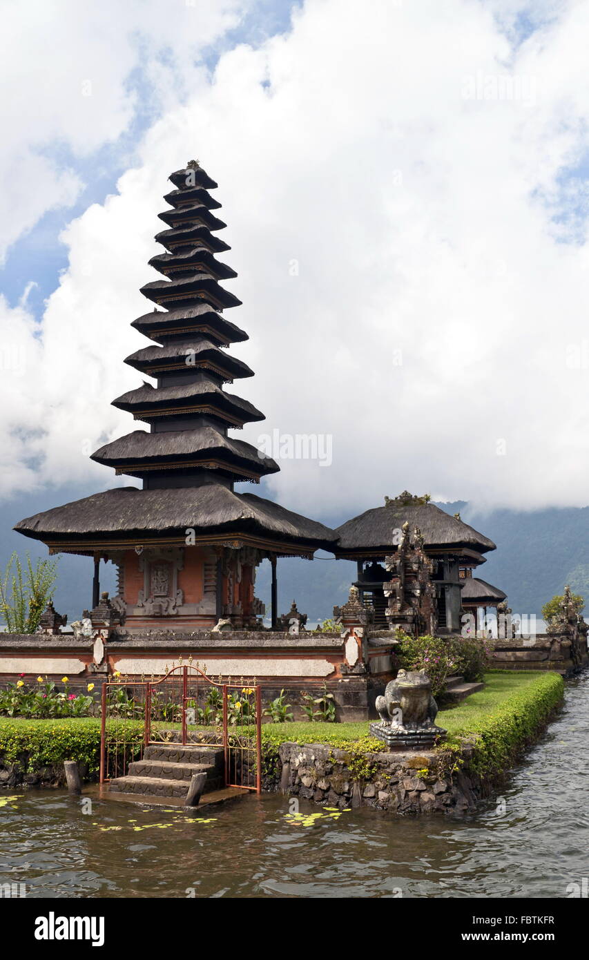 Ulun Danu temple Stock Photo - Alamy
