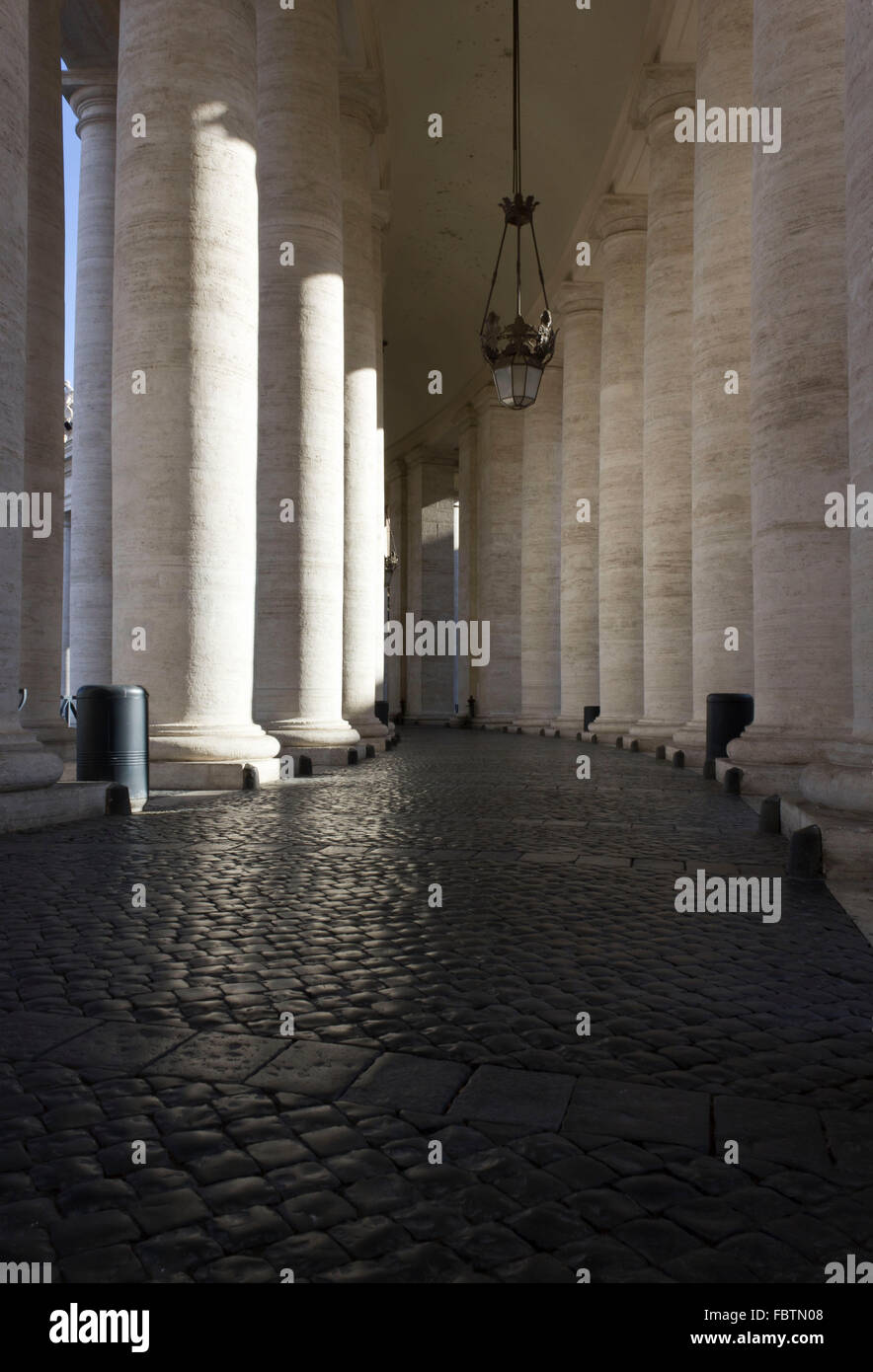 Dorian doric column hi-res stock photography and images - Alamy