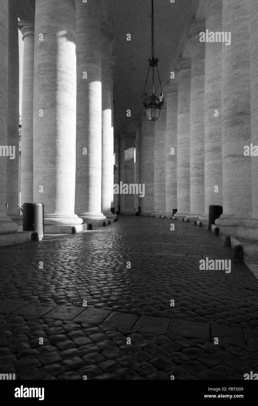 Dorian doric column hi-res stock photography and images - Alamy