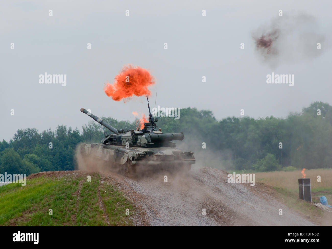 T 80 tank hi-res stock photography and images - Alamy