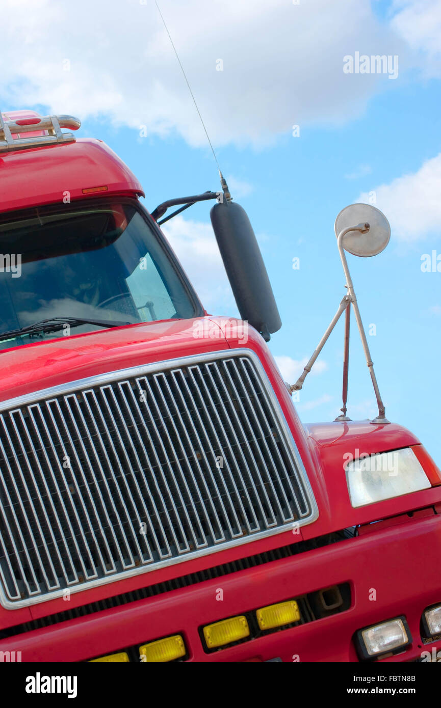 Red mack truck hi-res stock photography and images - Alamy