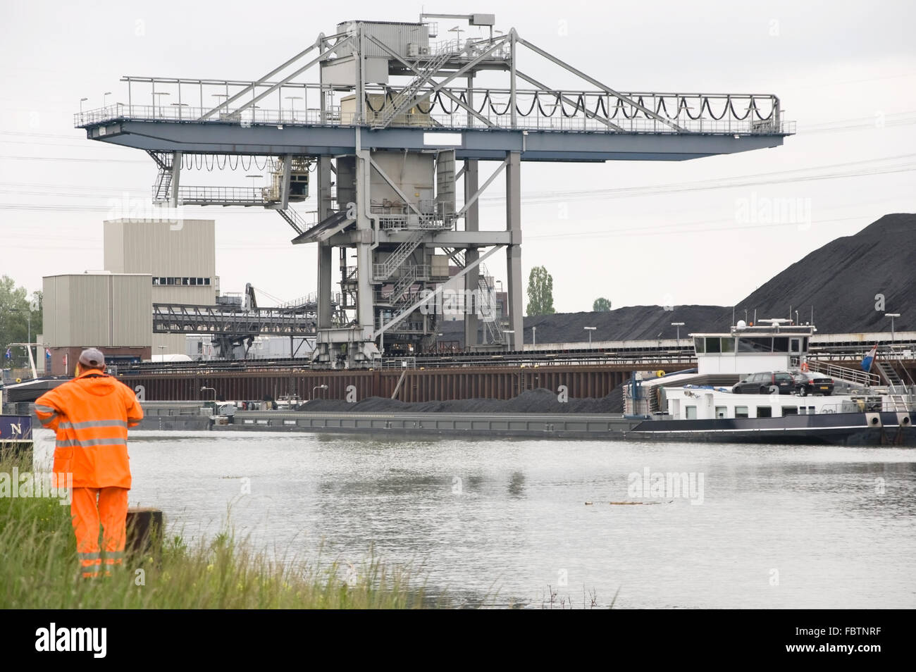 Coal bulk carrier hi-res stock photography and images - Alamy