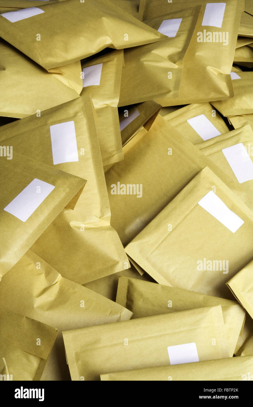Unopened letters hi-res stock photography and images - Alamy