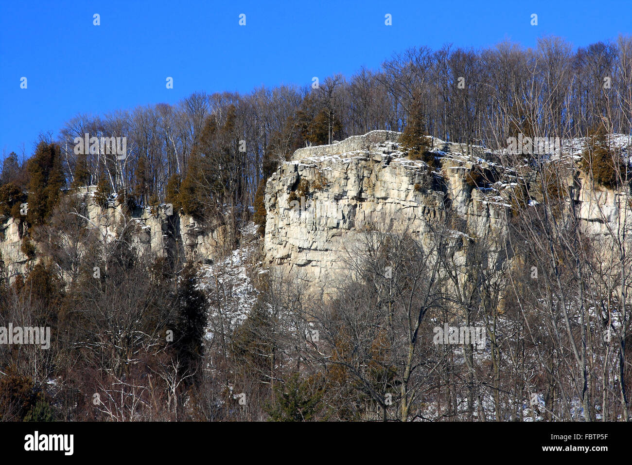 Cliff of Niagara Escarpment Stock Photo - Alamy
