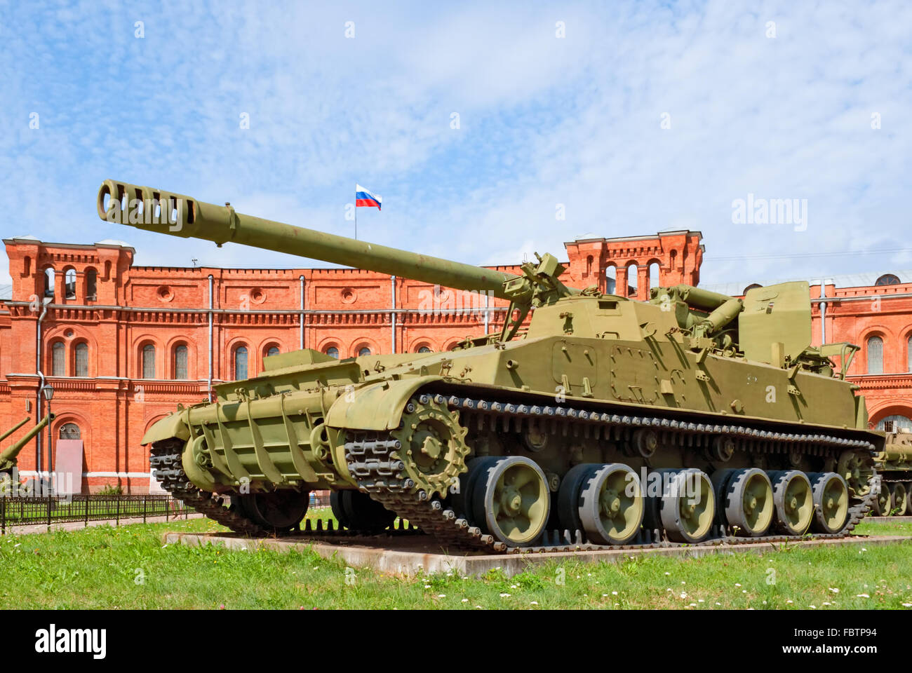 Soviet self propelled heavy howitzer hi-res stock photography and images - Alamy