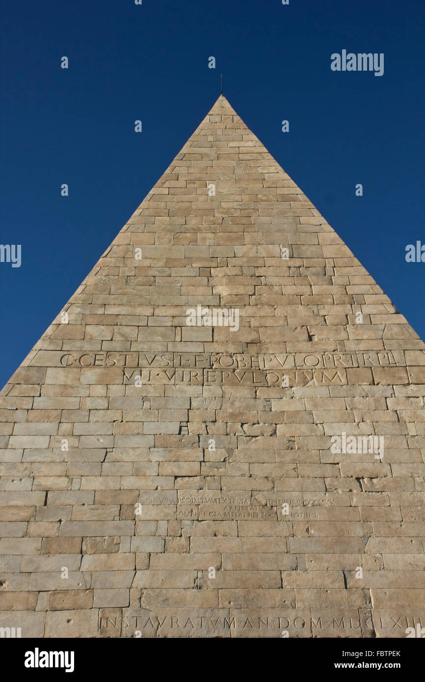 ROME, ITALY - JANUARY 1 2015: Architectural close up of the Pyramid of ...