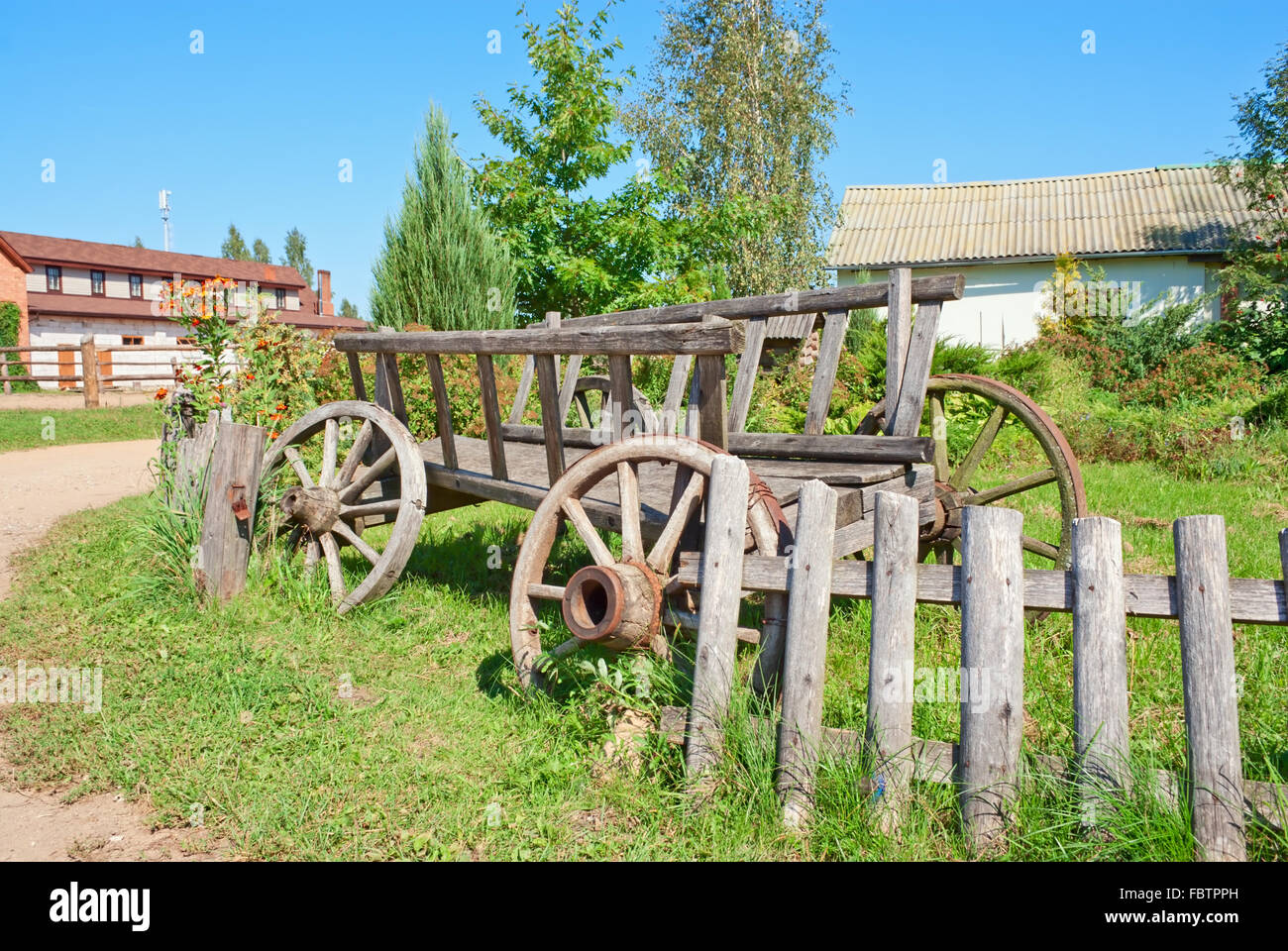 Old farm cart hi-res stock photography and images - Alamy