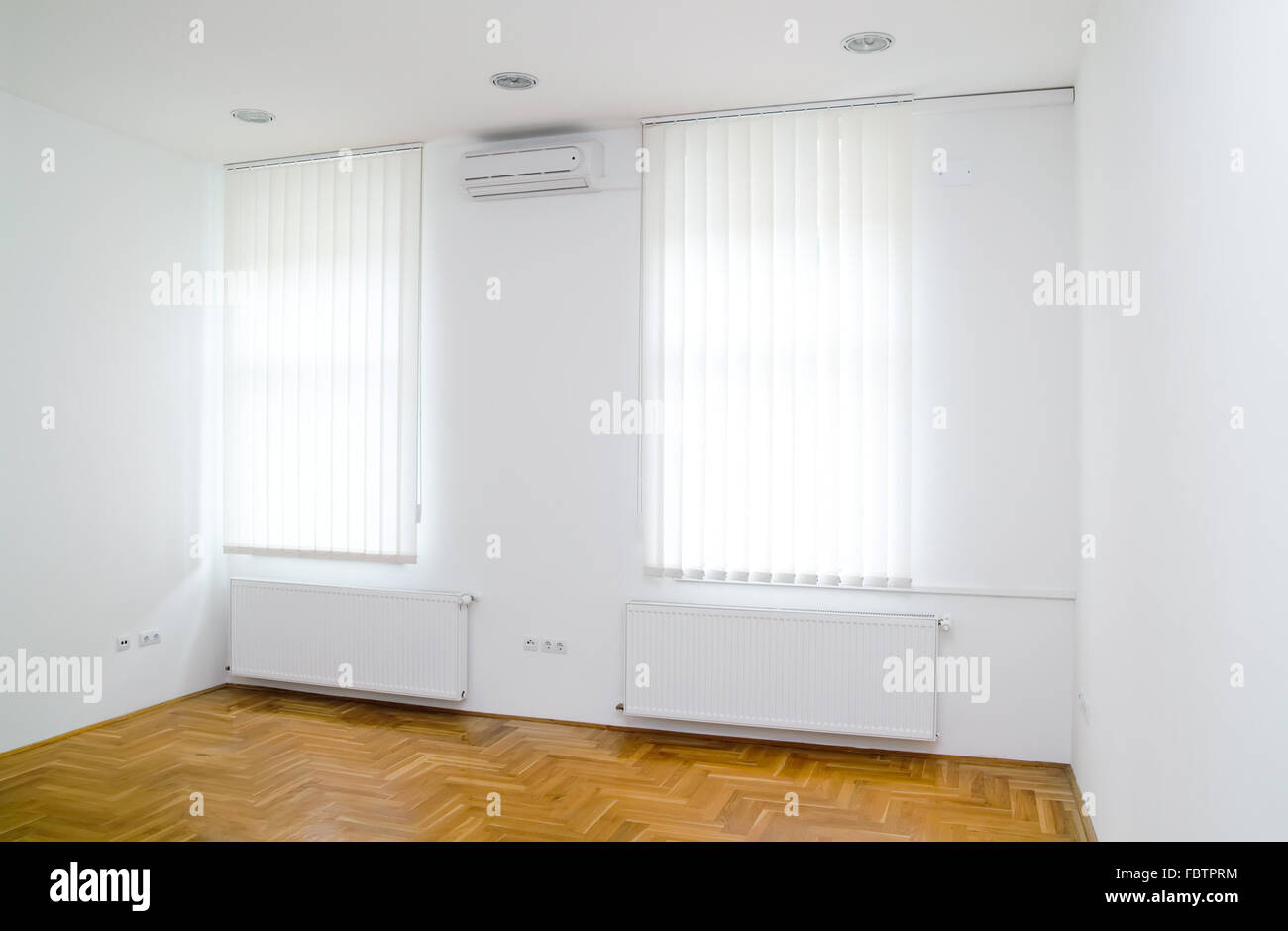 Empty room hi-res stock photography and images - Alamy